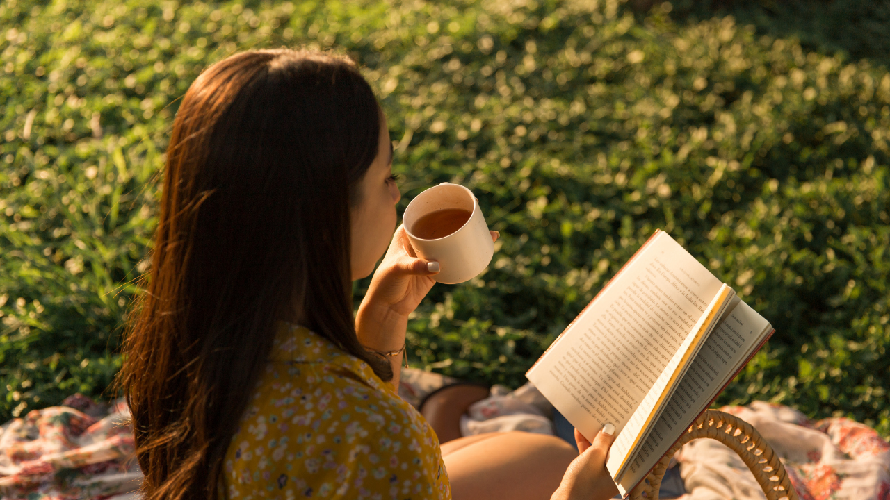 Creating a Compelling Author Bio: 6 Tips and Examples That Will Make ...